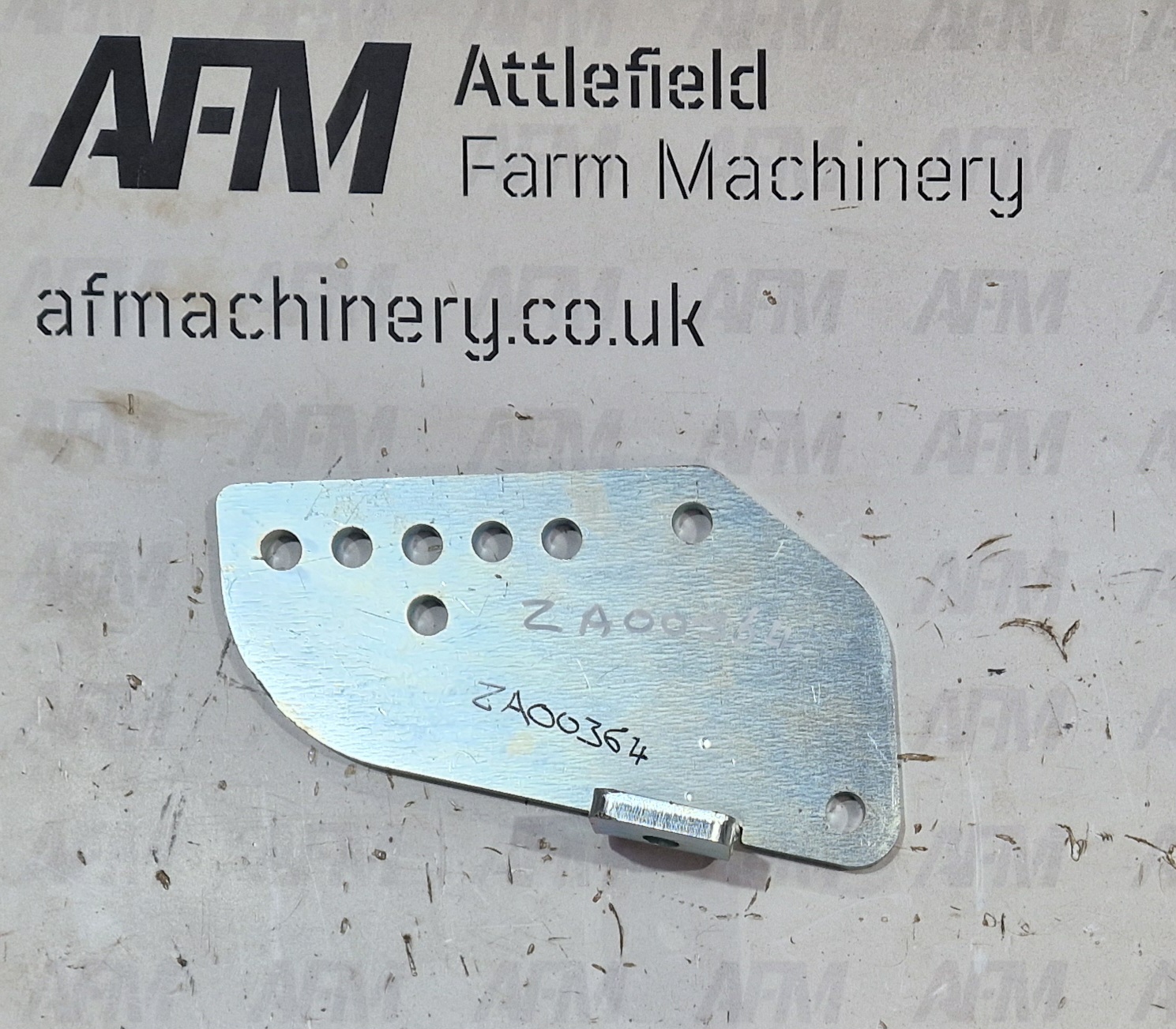 ZA00364 LH Scraper Bracket – Attlefield Farm Machinery